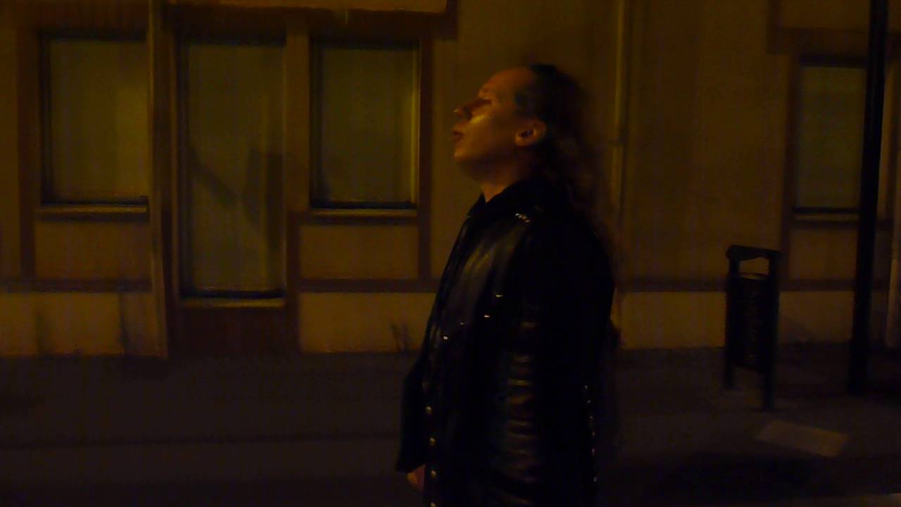 La nuit. Nantes.Le retour de Hellfest. Arthur Rimbaud. Bal de pendus ...