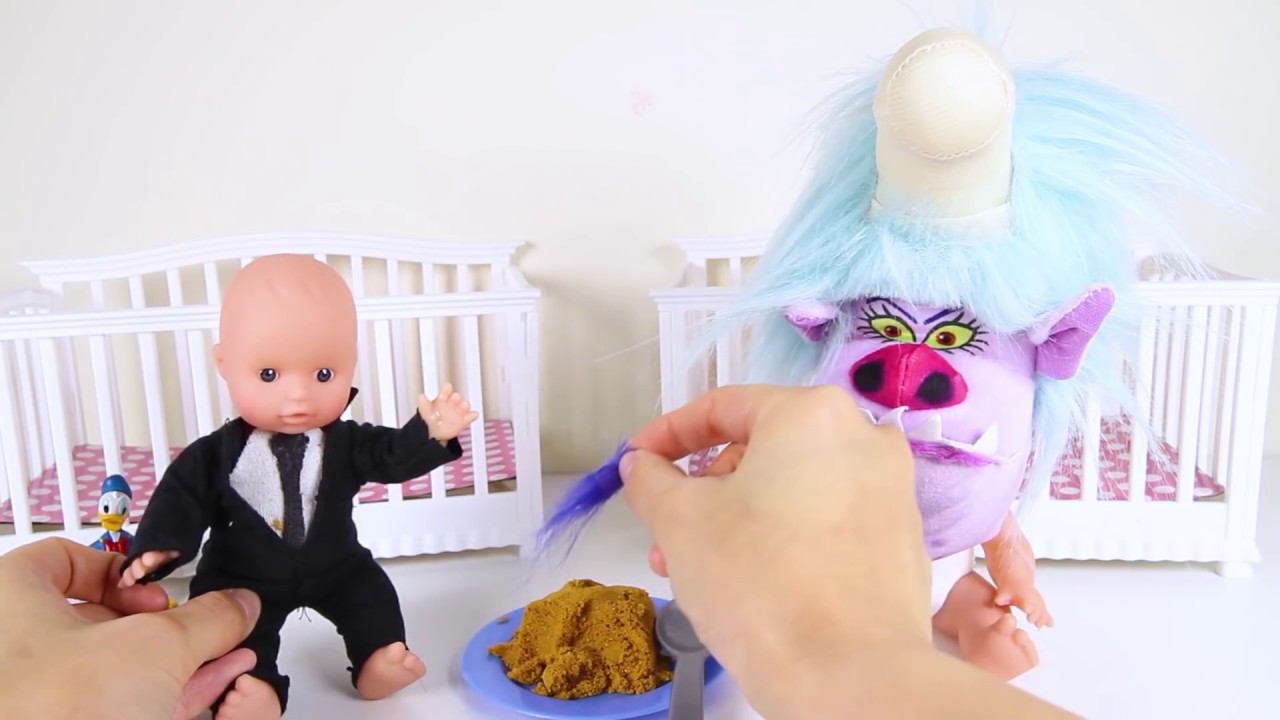 Who is Trying to Eat Trolls Movie Poppy? Part 15 Bergen Chef Robot ...