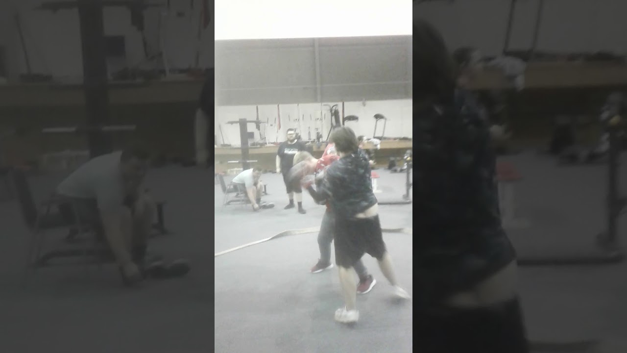 My first boxing match ever - YouTube