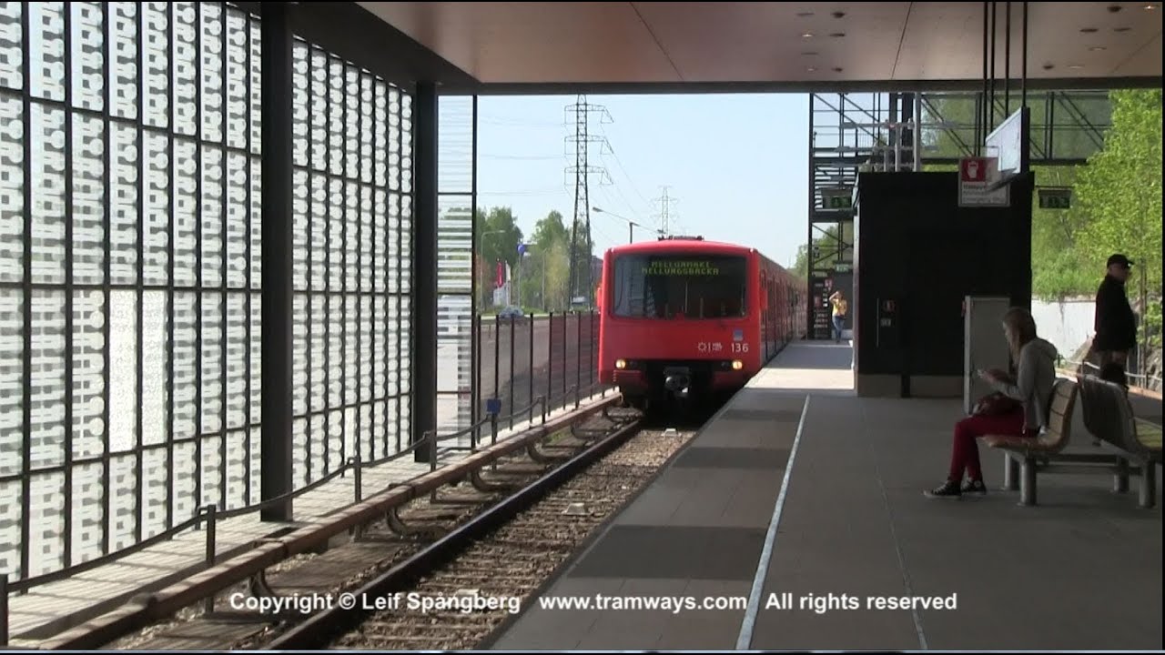 HKL / HST Metro trains at Siilitie / Igelkottsvägen, Helsinki, Finland ...