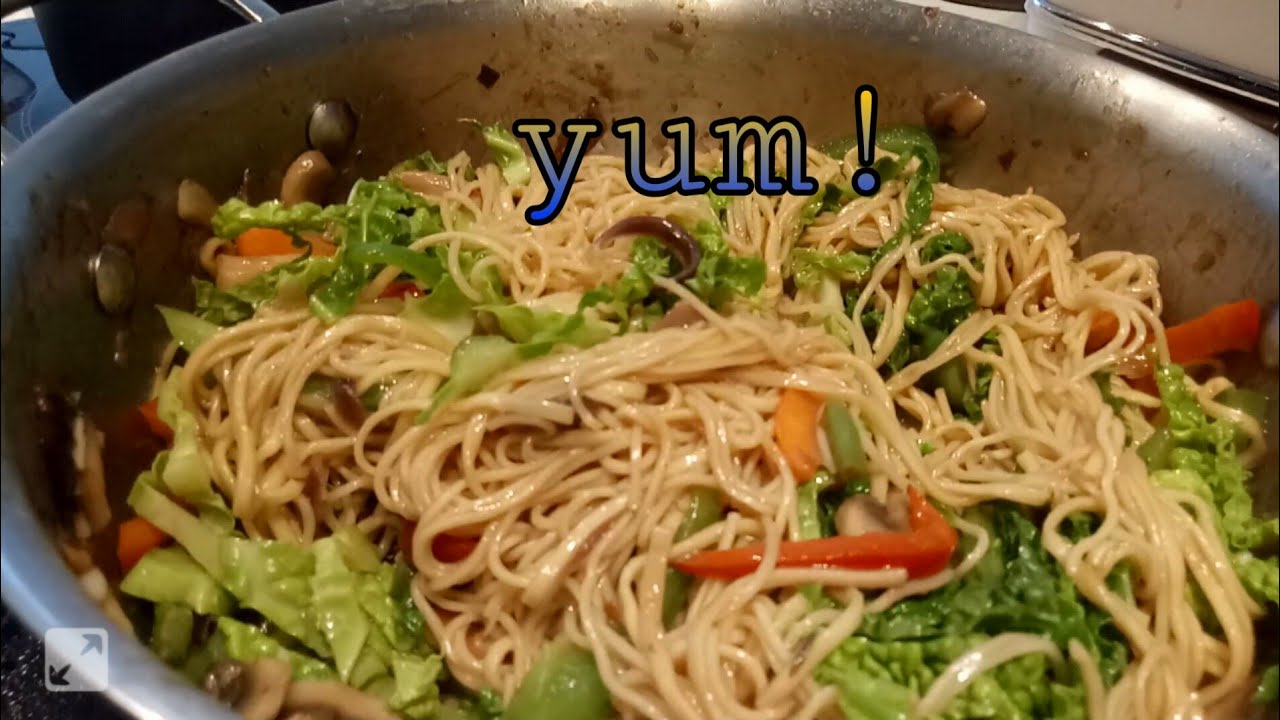 my own version of stir fry egg noodles in uk with chow mein sauce - YouTube