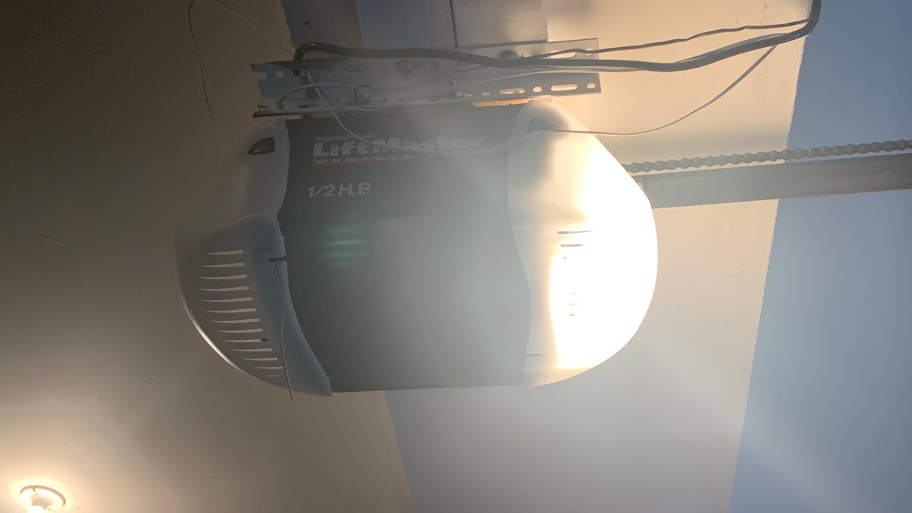 My grandmas Liftmaster 2265 - YouTube