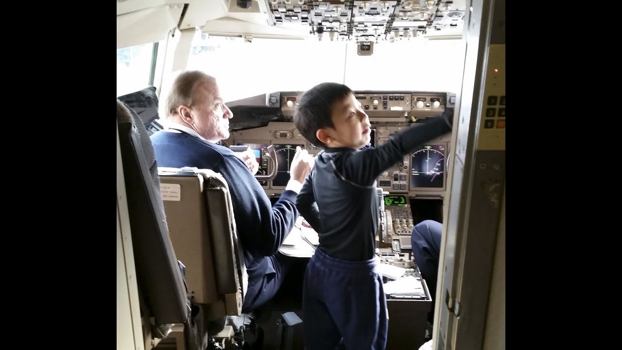 Kid in Cockpit - Got invited into an aircraft cockpit video - YouTube
