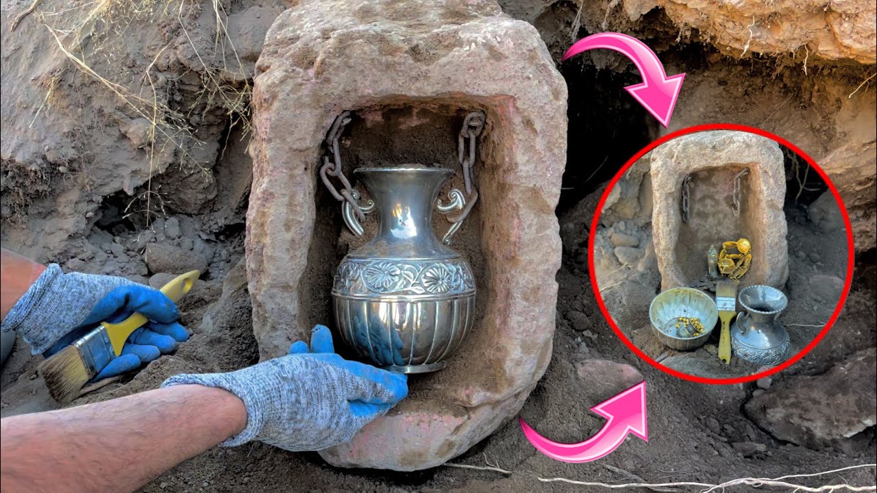 moment of finding treasure with scoop - YouTube