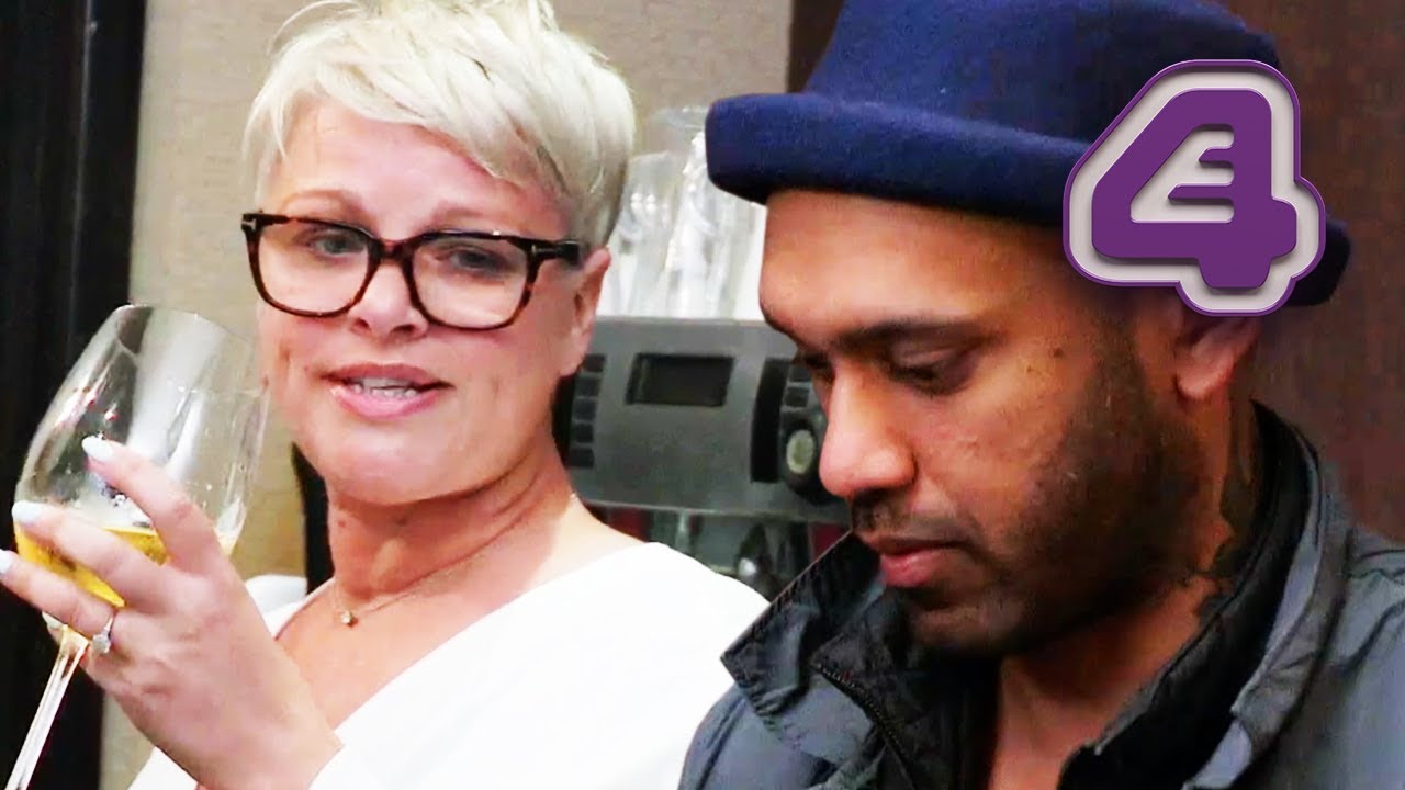 Bridesmaids Extremely Disappointed With Groom & Dresses He Chose | Don ...