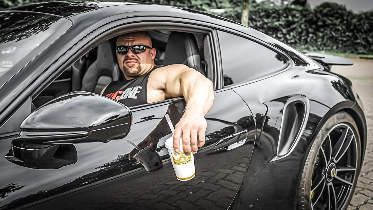 120Kg Bodybuilder im 650PS Porsche! Geht das gut? - YouTube