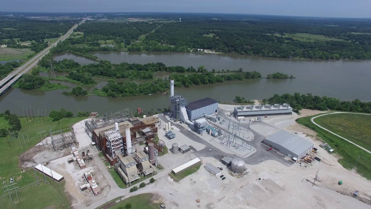 DJI Phantom 3 Pro Flight over Riverton KS, Spring River Damn, Empire ...