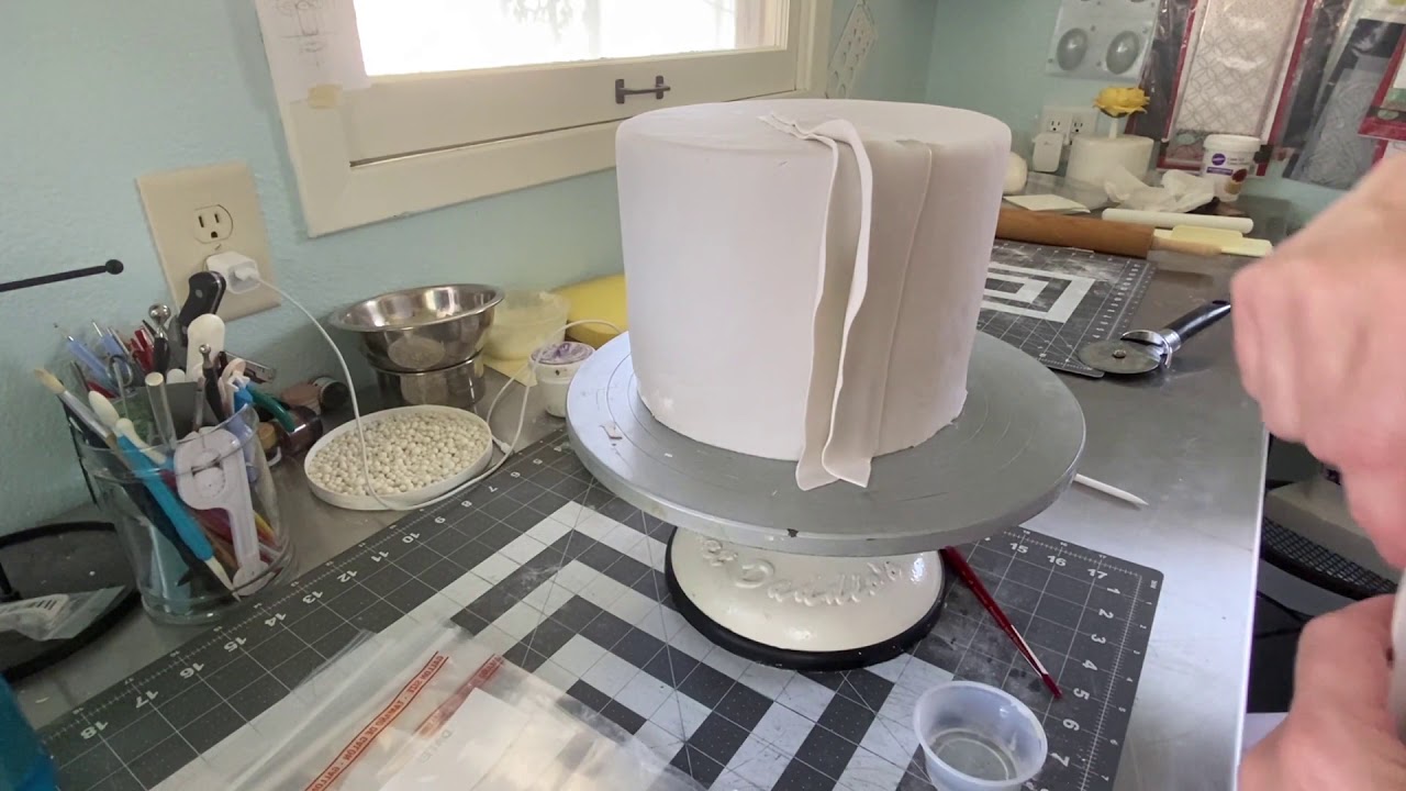 Architectural Fondant Ruffle Tutorial - YouTube
