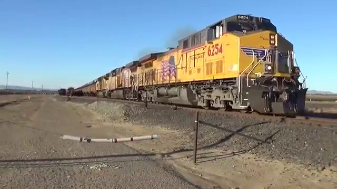 UP 6254 loaded oil cans south [HD] - YouTube