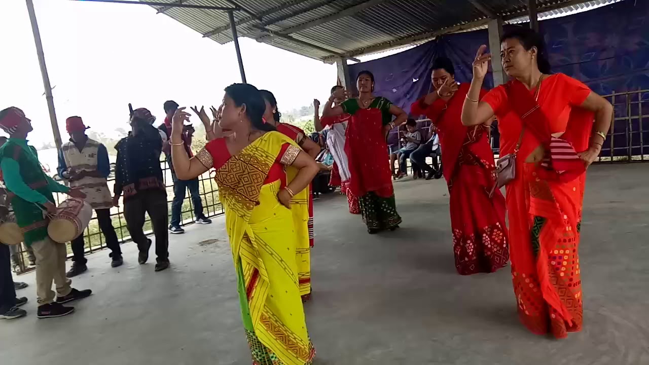 Mishing Dance - YouTube