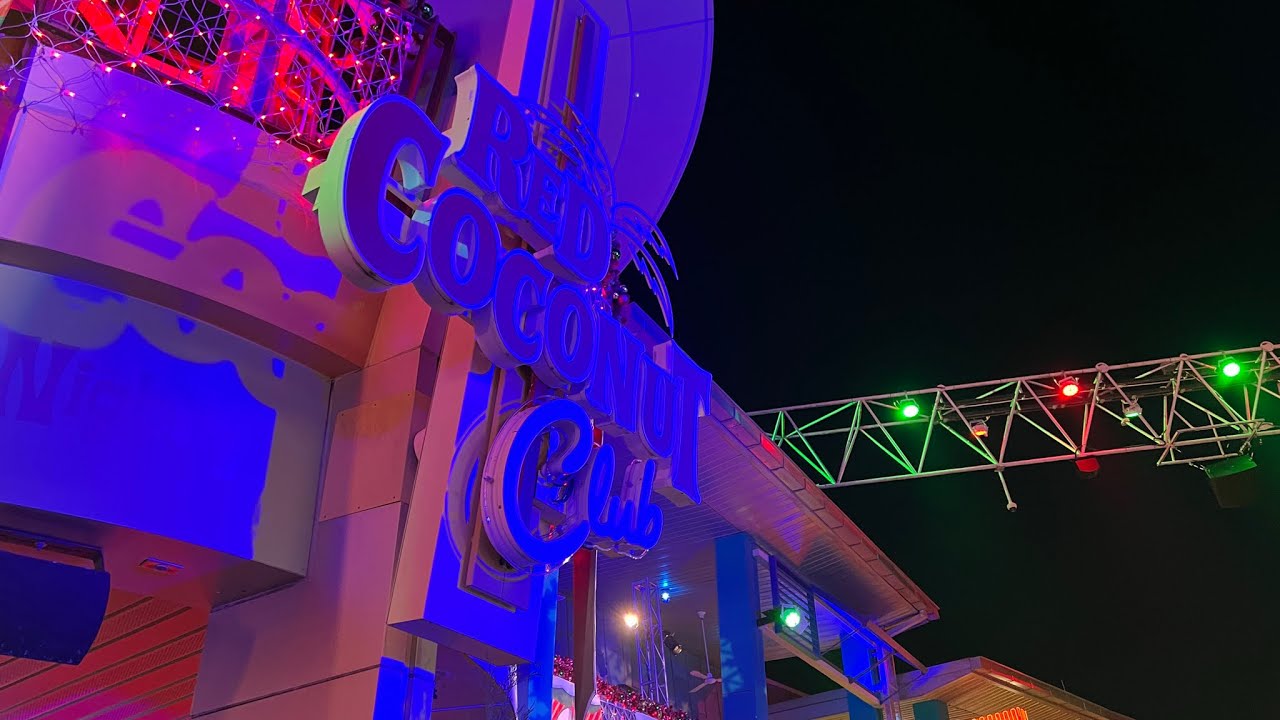 THE GREEN & RED COCONUT CLUB AT UNIVERSAL ORLANDO CITYWALK - YouTube