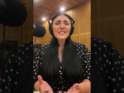 Burcu Göktürk- Güzel Bir Göz Beni Attı Bu Derin Sevdaya