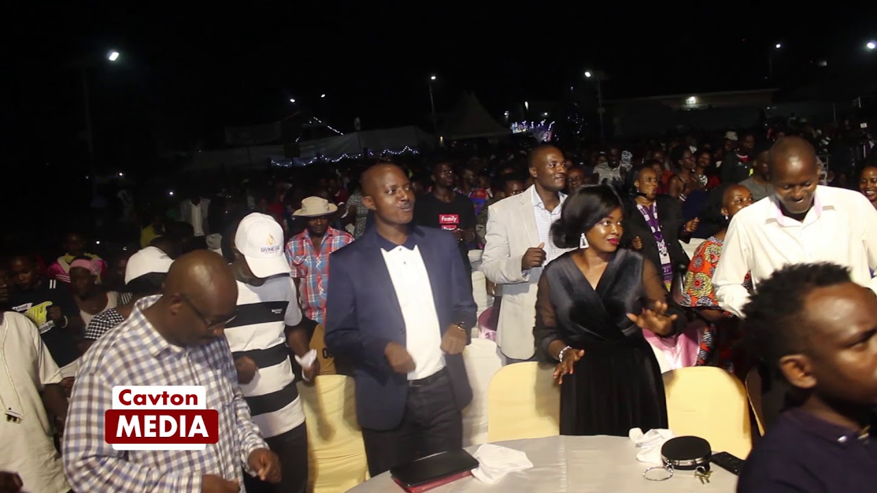 Pastor Bugingo visits Pastor Bugembe's church at concert - YouTube
