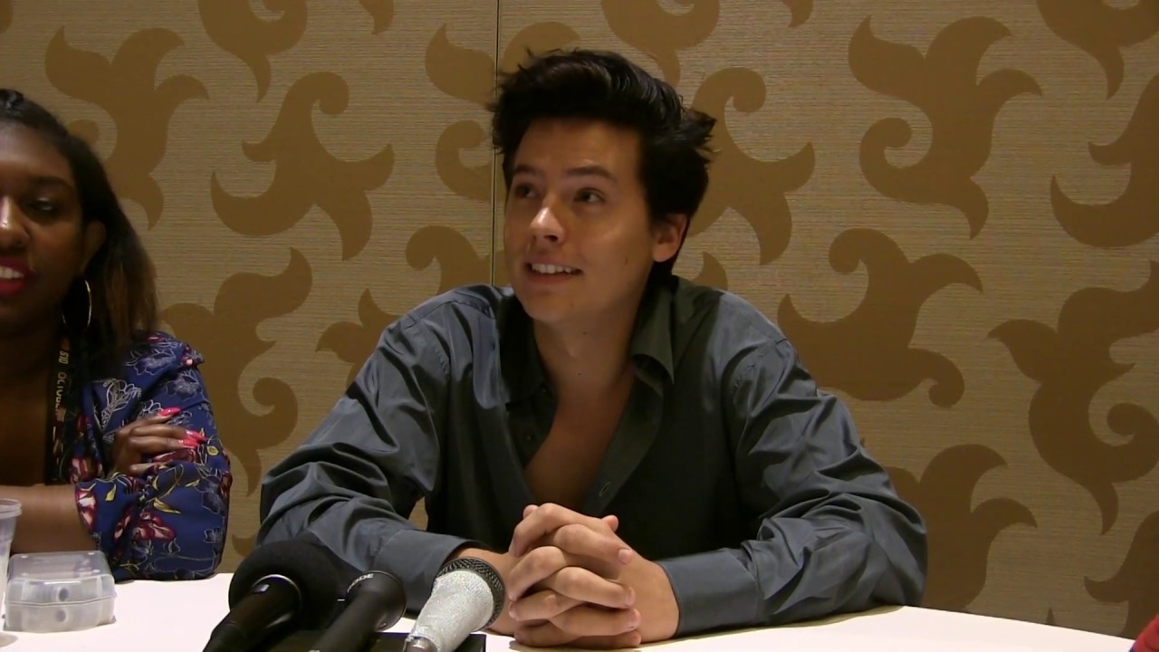 Cole Sprouse Interview for Riverdale at Comic-Con - YouTube