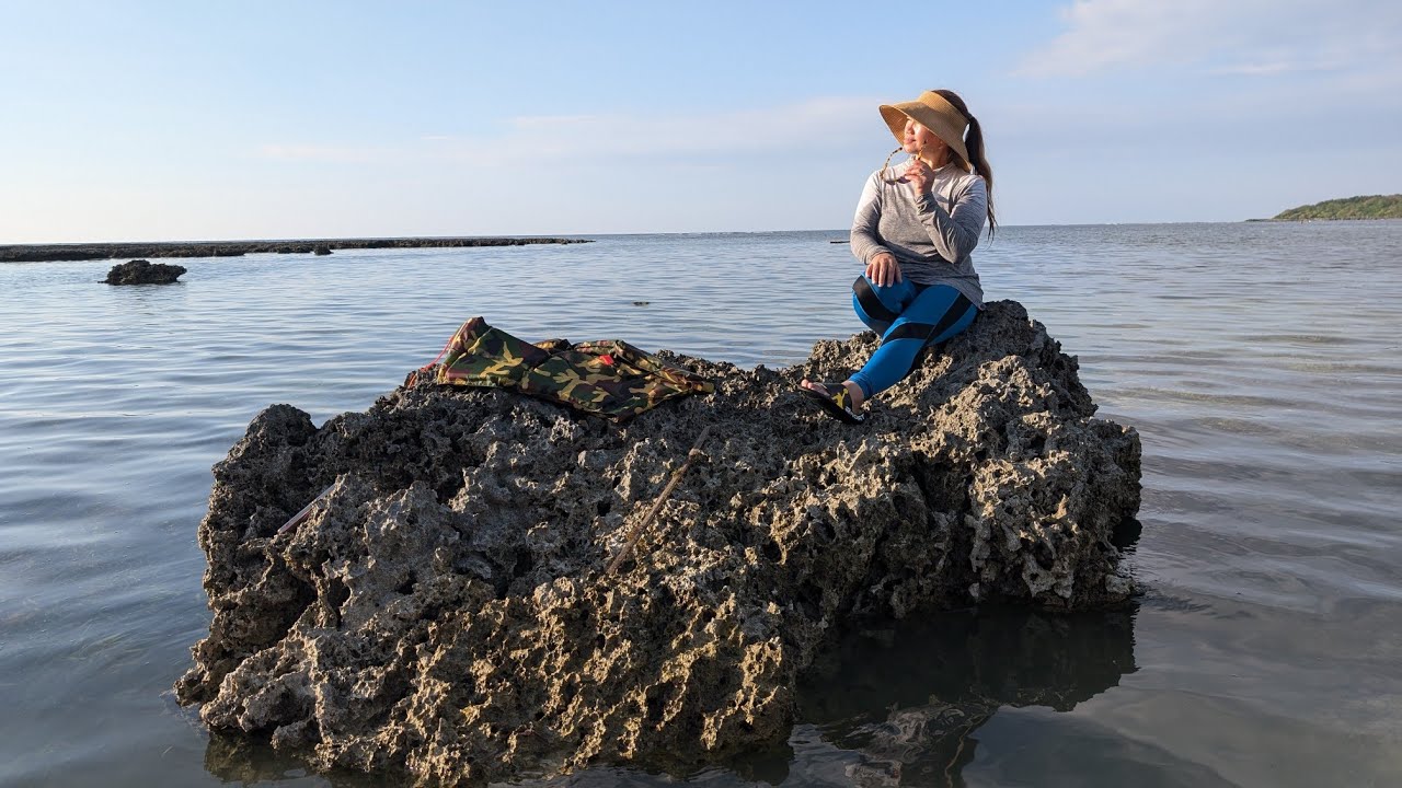 Enjoying The Crystal Clear Water Of Immuki Island Balaoan La Union ...