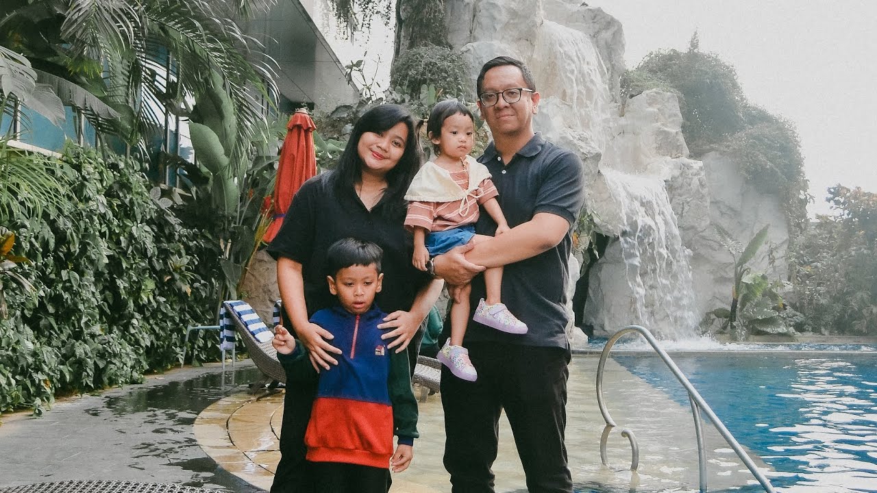 Videography of Intan - Family Potrait - YouTube
