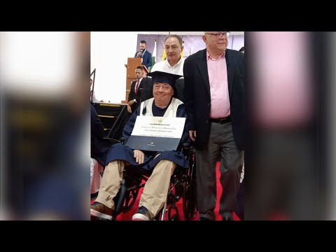 ¡Felicidades! El recordado ‘profe’ Luis Fernando Montoya se graduó como ...