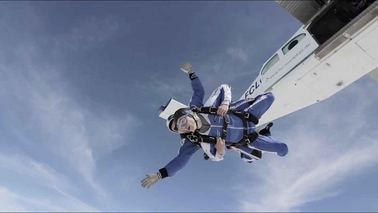 GOING FROM AFRAID OF FLYING TO SKYDIVING - Motivational video - YouTube