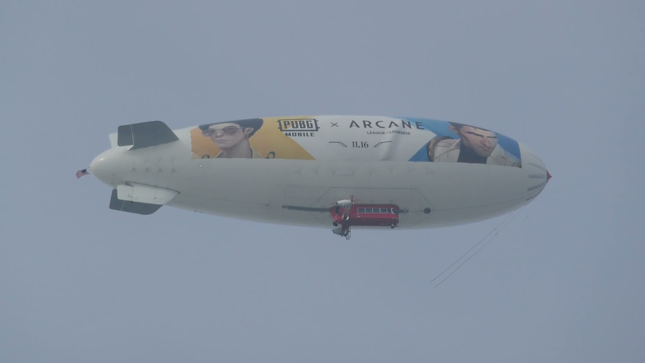 Arcane Netflix Blimp Flying Los Angeles California USA November 18 ...