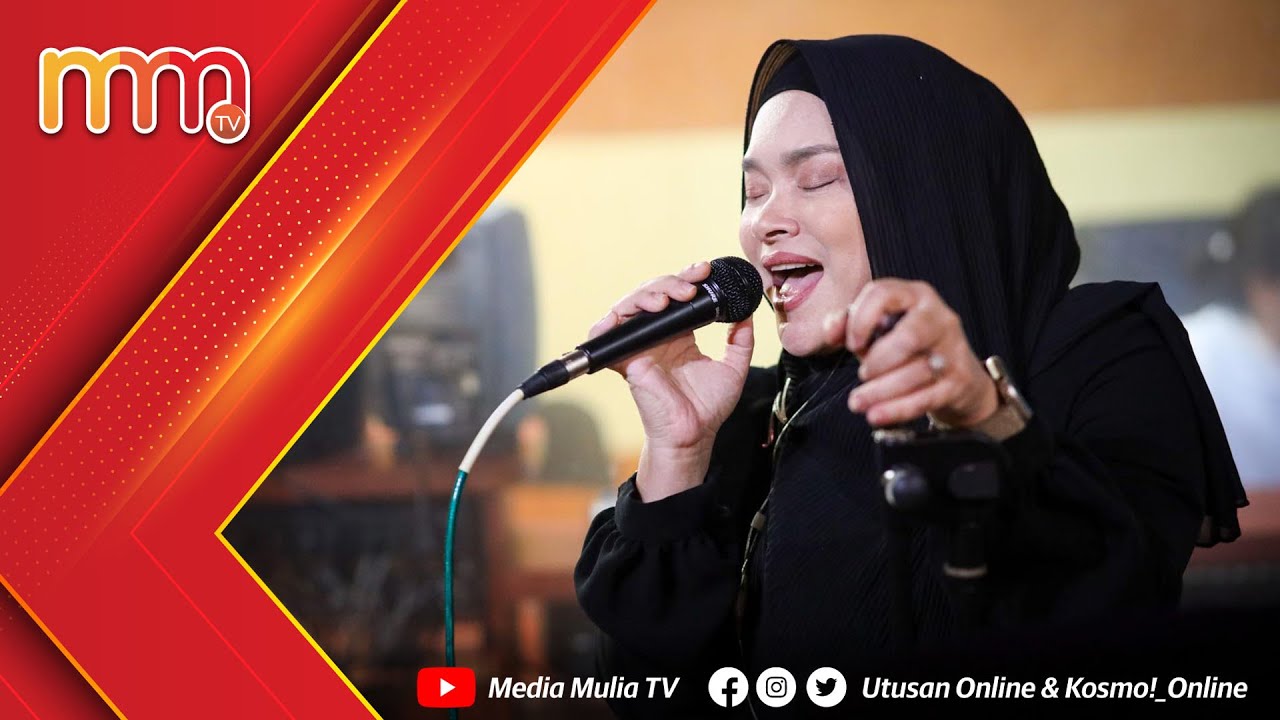 Penyanyi, Datuk Nora Ariffin ketika sesi latihan Konsert Hanya Satu di ...