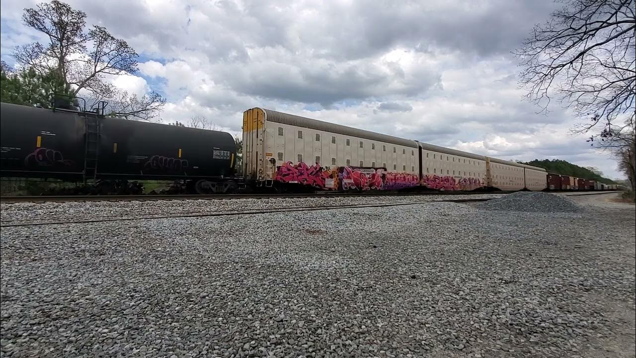 NS 8097, BNSF 3949 & NS 1002 muscle the long northbound mixed freight at Howardsville Rd - YouTube
