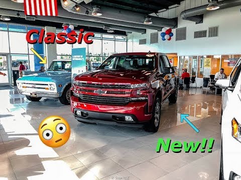 2019 Silverado "Trail Boss" & "RST" First-Look - YouTube