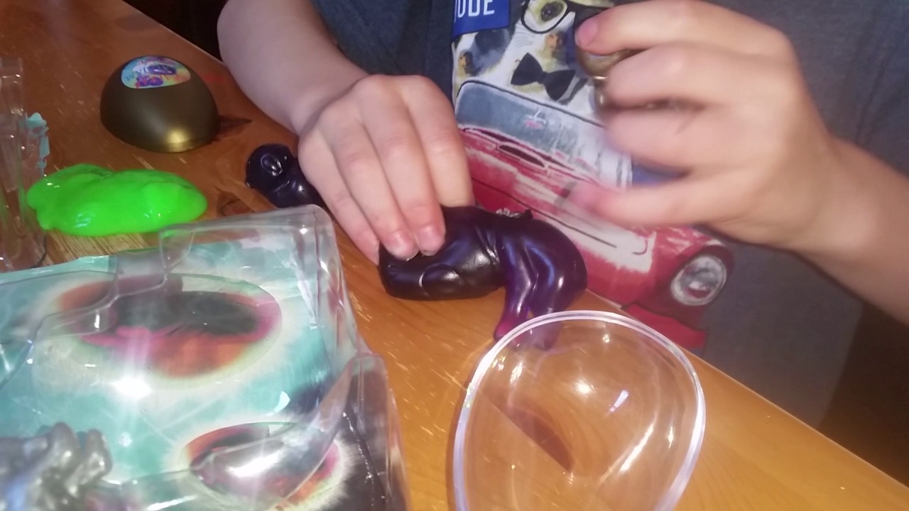 Alien baby eggs - YouTube