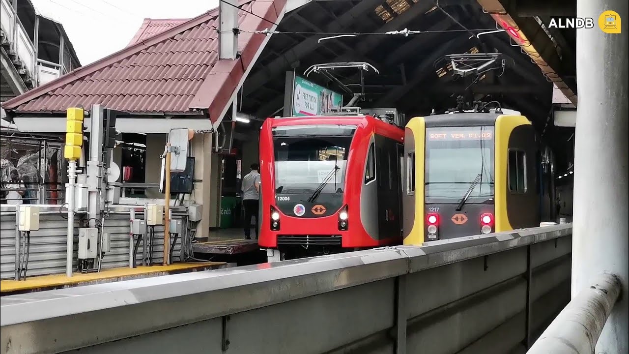 LRT-1 4th Generation LRV and 3rd Generation LRV Trainmeets in EDSA ...