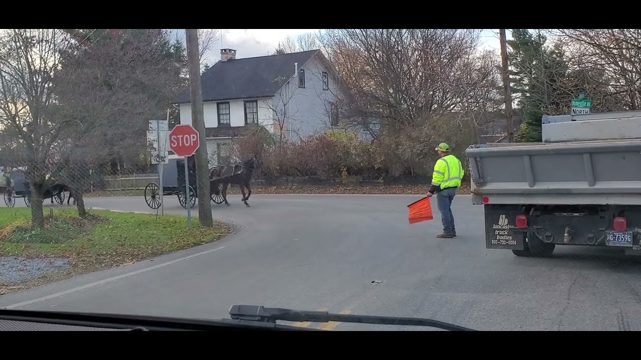 Amish parade - YouTube