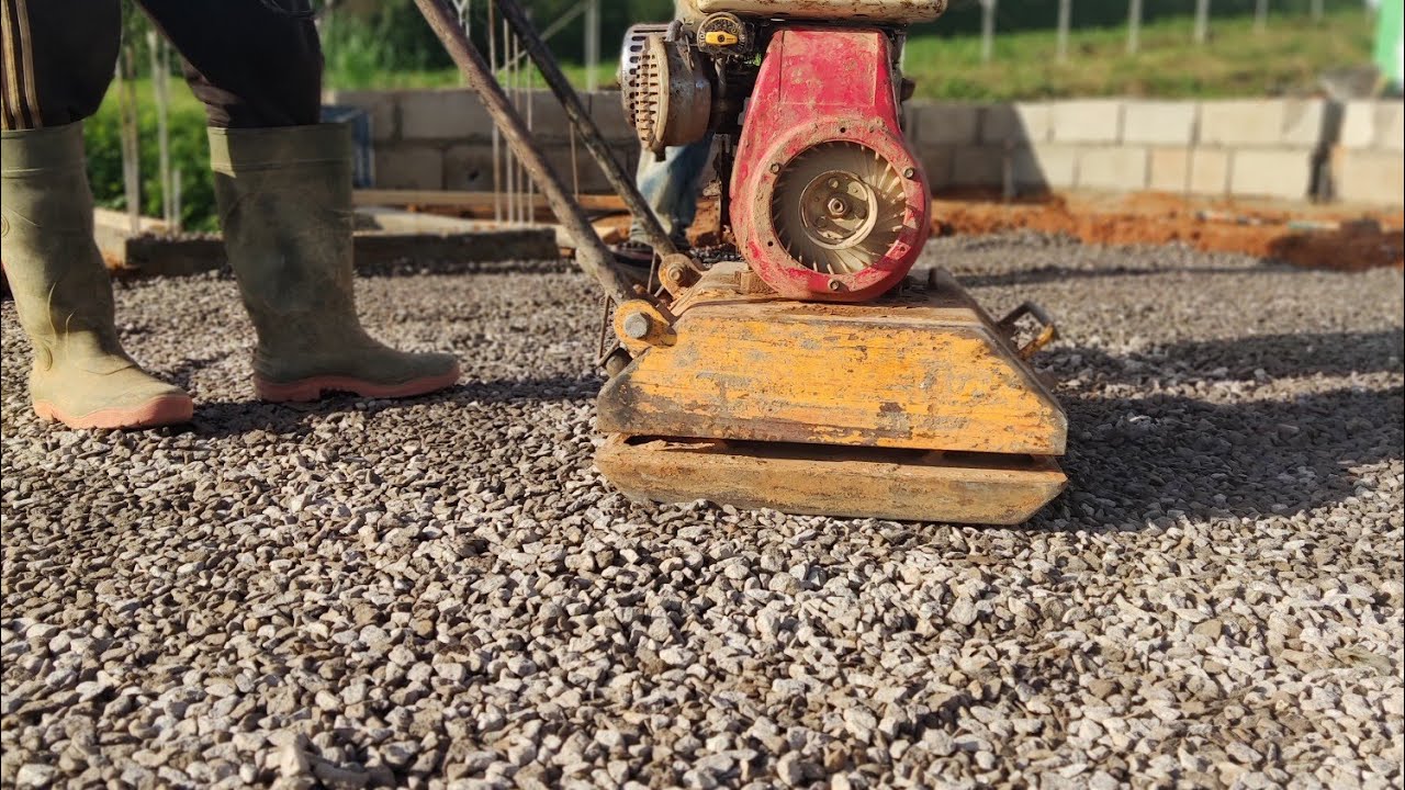 Comment effectuer un bon compactage ? Pratique sur le terrain. #chantier #bâtiment #compactage ...