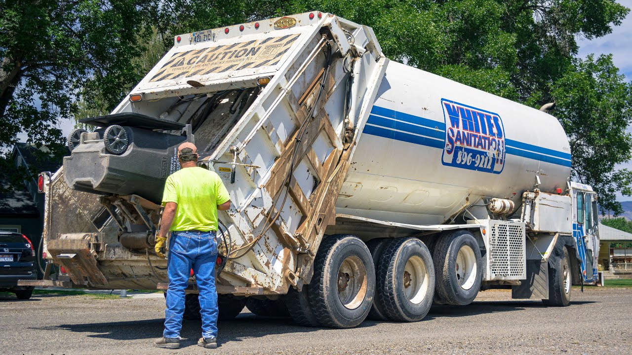 Crane Carrier Co. Integrated Rear Loader Garbage Truck - The CCC IRL ...