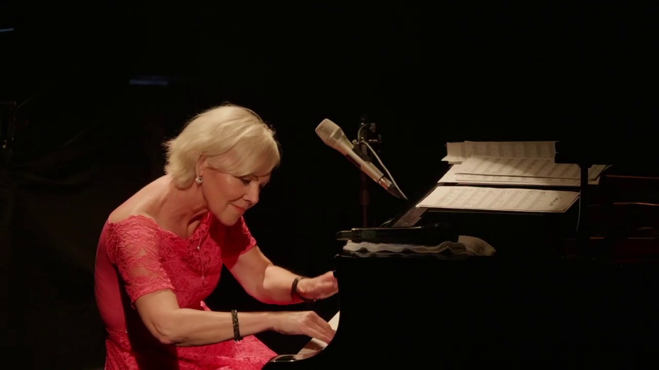 Fly Away \\ Anne Bisson - YouTube