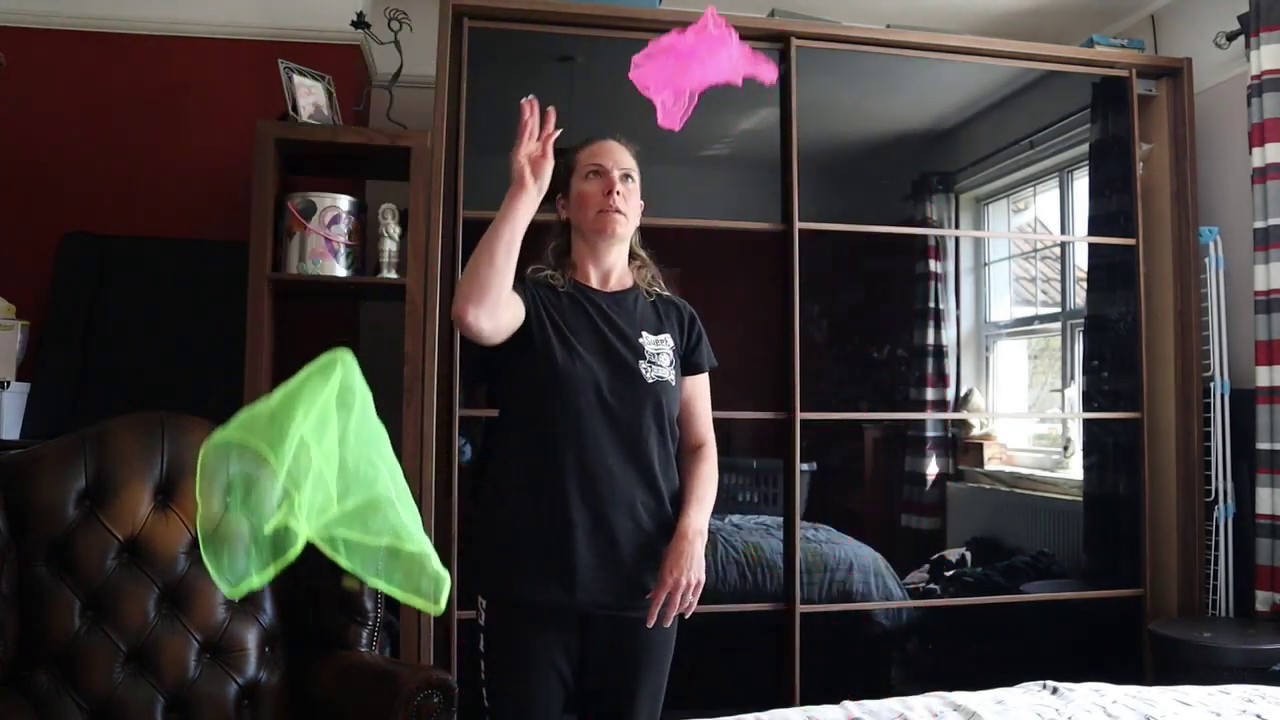 5 . 1 Throwing 3 Scarves - YouTube