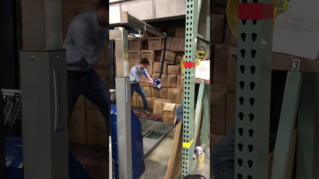 TAWI Container unloading - YouTube