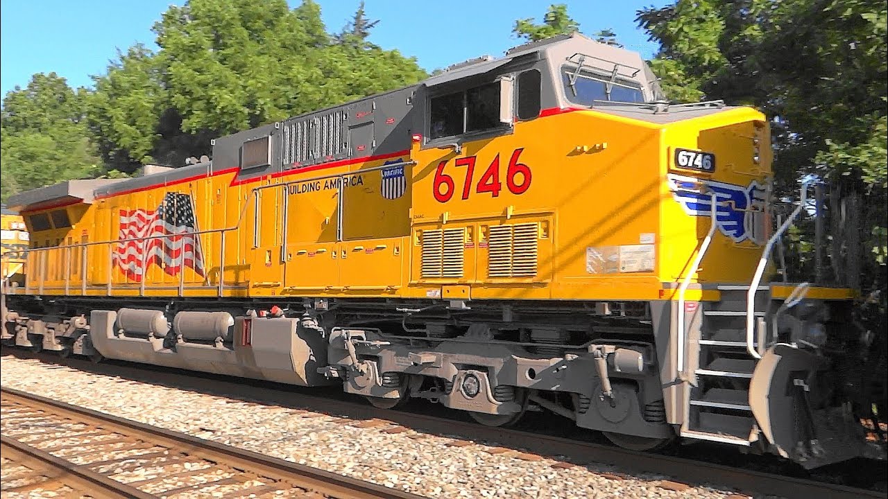 CSX Q235 With EMD SD40-2 & Union Pacific GE AC44CW - YouTube
