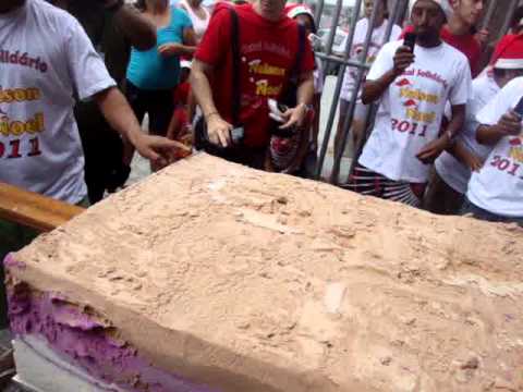 The biggest and largest popsicle in the world .. PURE ice cream. O ...