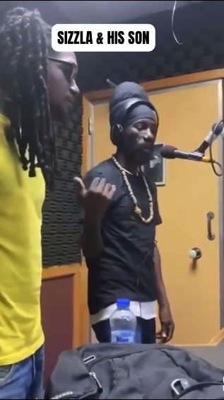 (Sizzla) & Son (Meleku )In The Studio voicing #sizzla #meleku #studio # ...