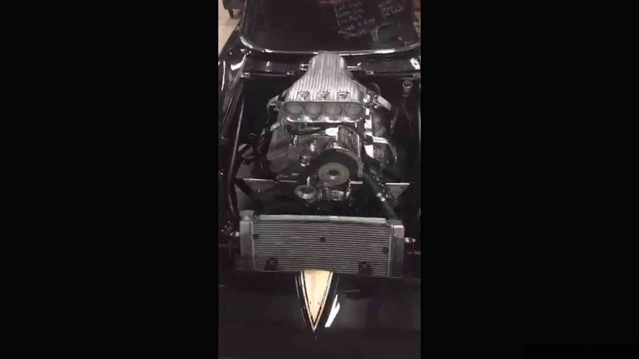 Monster Blower Surge with a Mechanical Fuel Injected Boxvette - YouTube