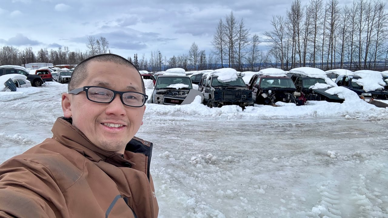 ALASKA WINTER AUTO JUNK YARD EXPLORATION - YouTube