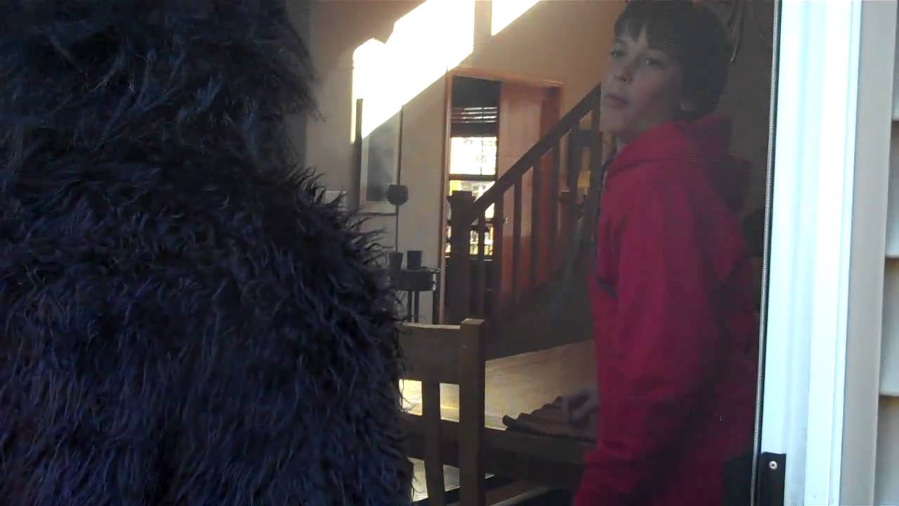 There's A Gorilla in my House! Episode 5 (HaLlOwEeN SpEcIaL) - YouTube