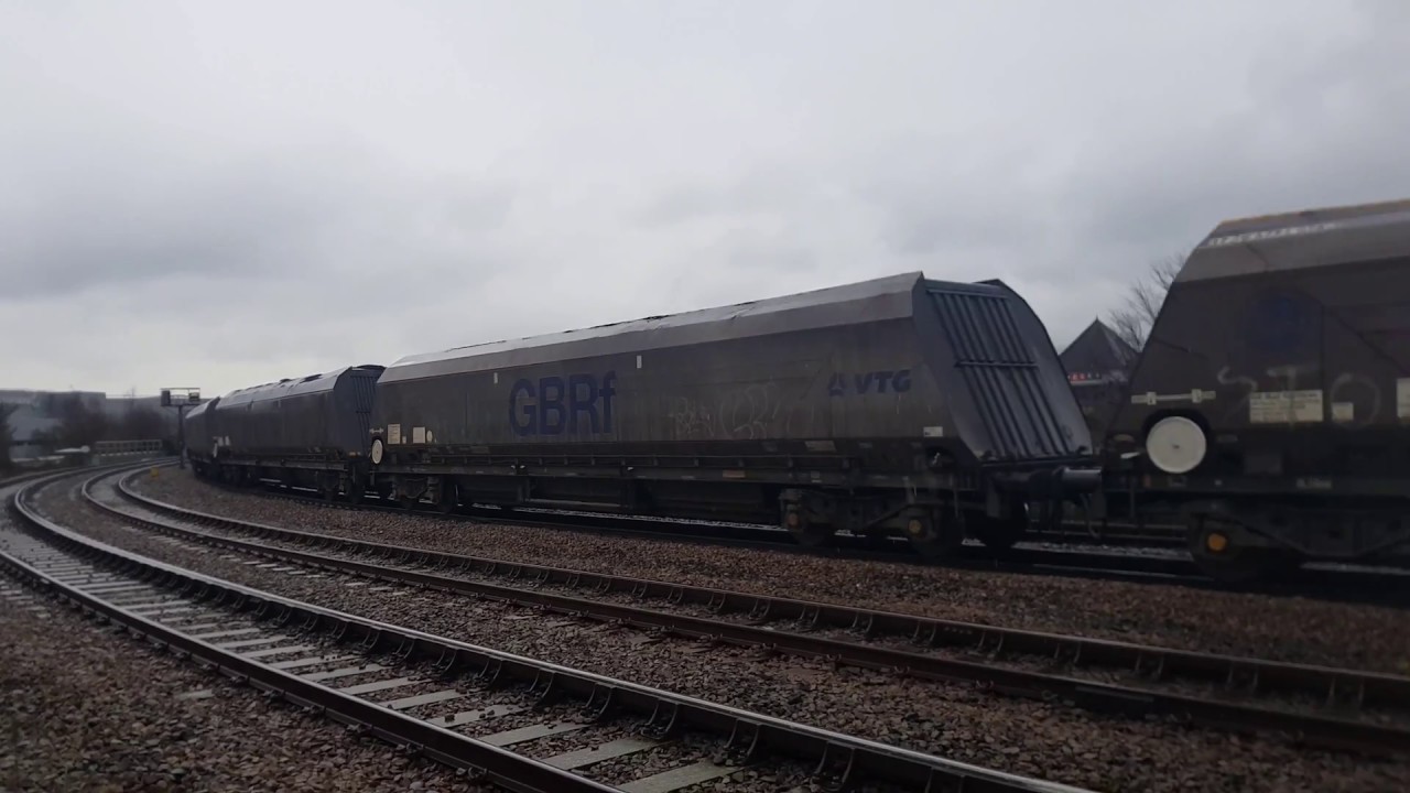 Maritime Class 66 Passing Gateshead - YouTube