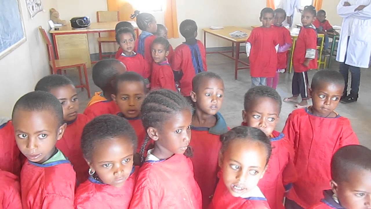 Adigrat Vision tanzt! - YouTube