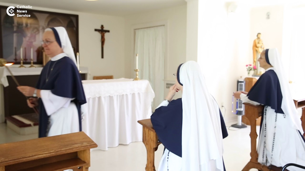 How to pray the rosary during Advent and Christmas - YouTube