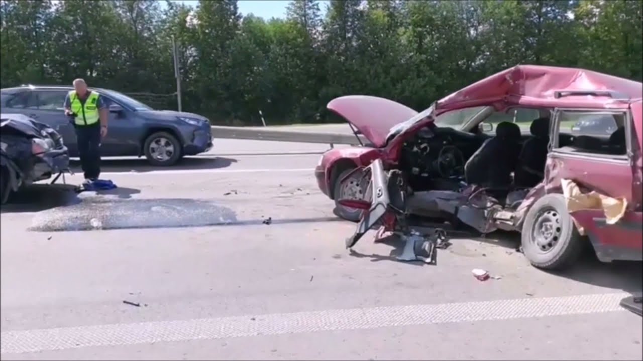 Volvo crash. Volvo XC90 vs VW Passat - YouTube