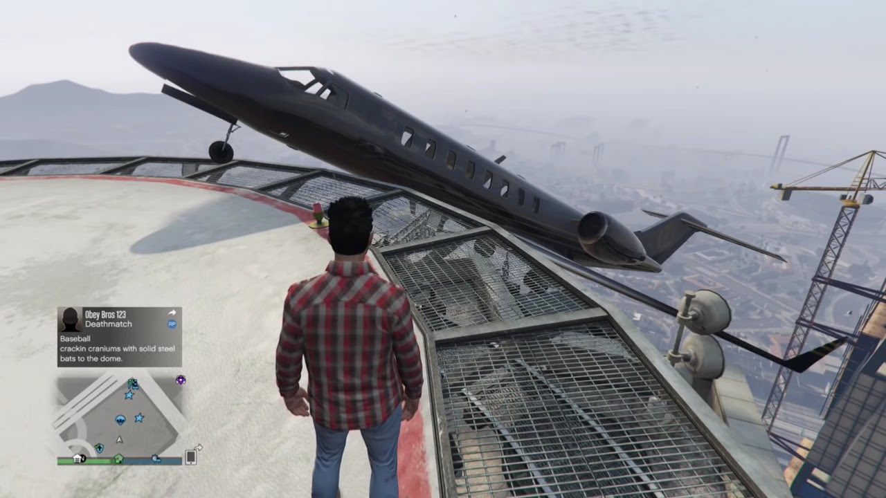 GTA V | "Landing" on Maze Bank Tower - YouTube