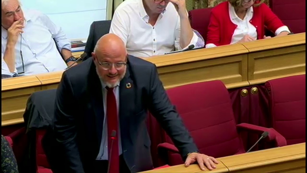 De Fernand Kartheiser fuerdert kloer Reegele bei der Migratiounspolitik ...