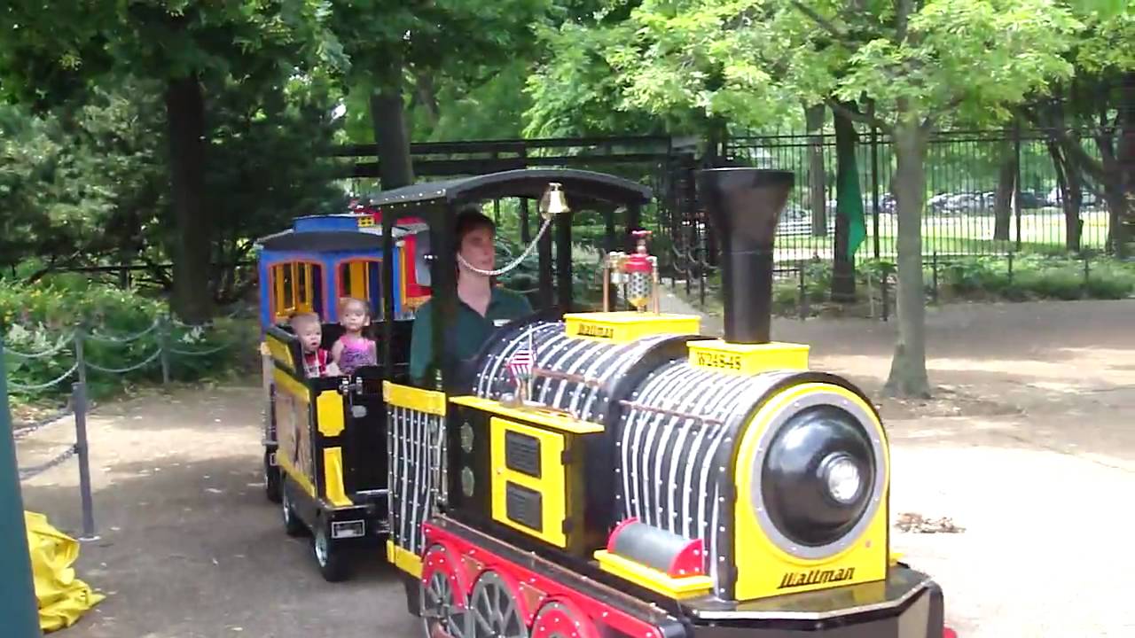 Jason rides the train at the Lincoln Park Zoo in Chicago - June 2010 ...