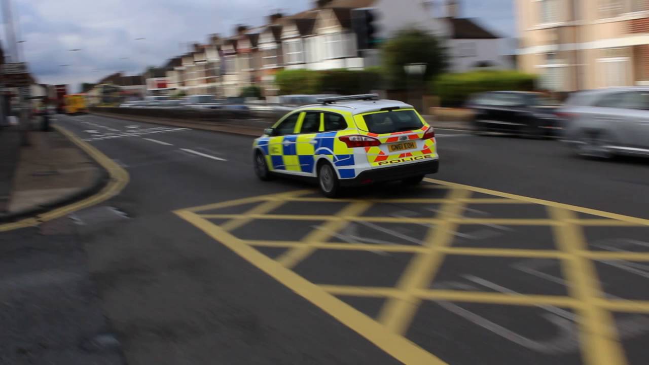 Kent police Ford Focus ERV//Responding - YouTube