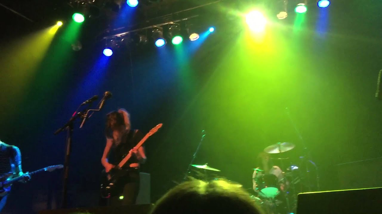 Wolf Alice - She @ The Phoenix Toronto 2015 - YouTube