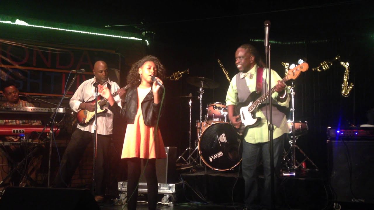Alexis Shafira sings at Monday Night Live with Corney Mims and the Know ...